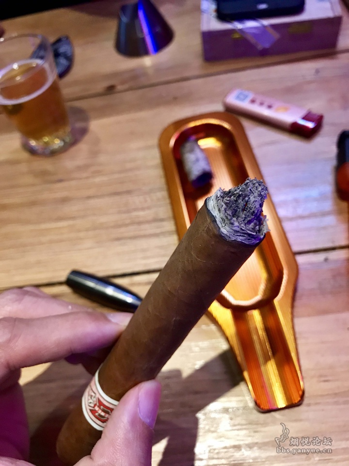 萌新筆記 - 好友 DC初嚐 Hoyo de Monterrey Doble Coronas - 雪茄交流 - 烟悦网论坛