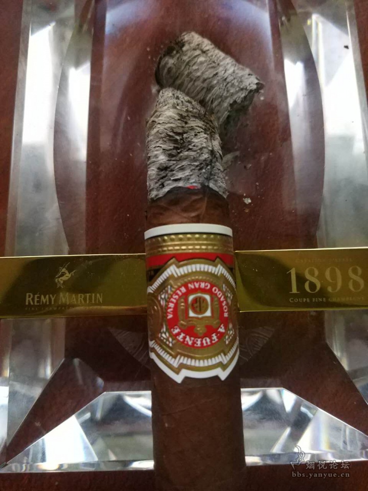 抽茄小记：Arturo Fuente Rosado Sun Grown Magnum R 52 - 雪茄交流 - 烟悦网论坛