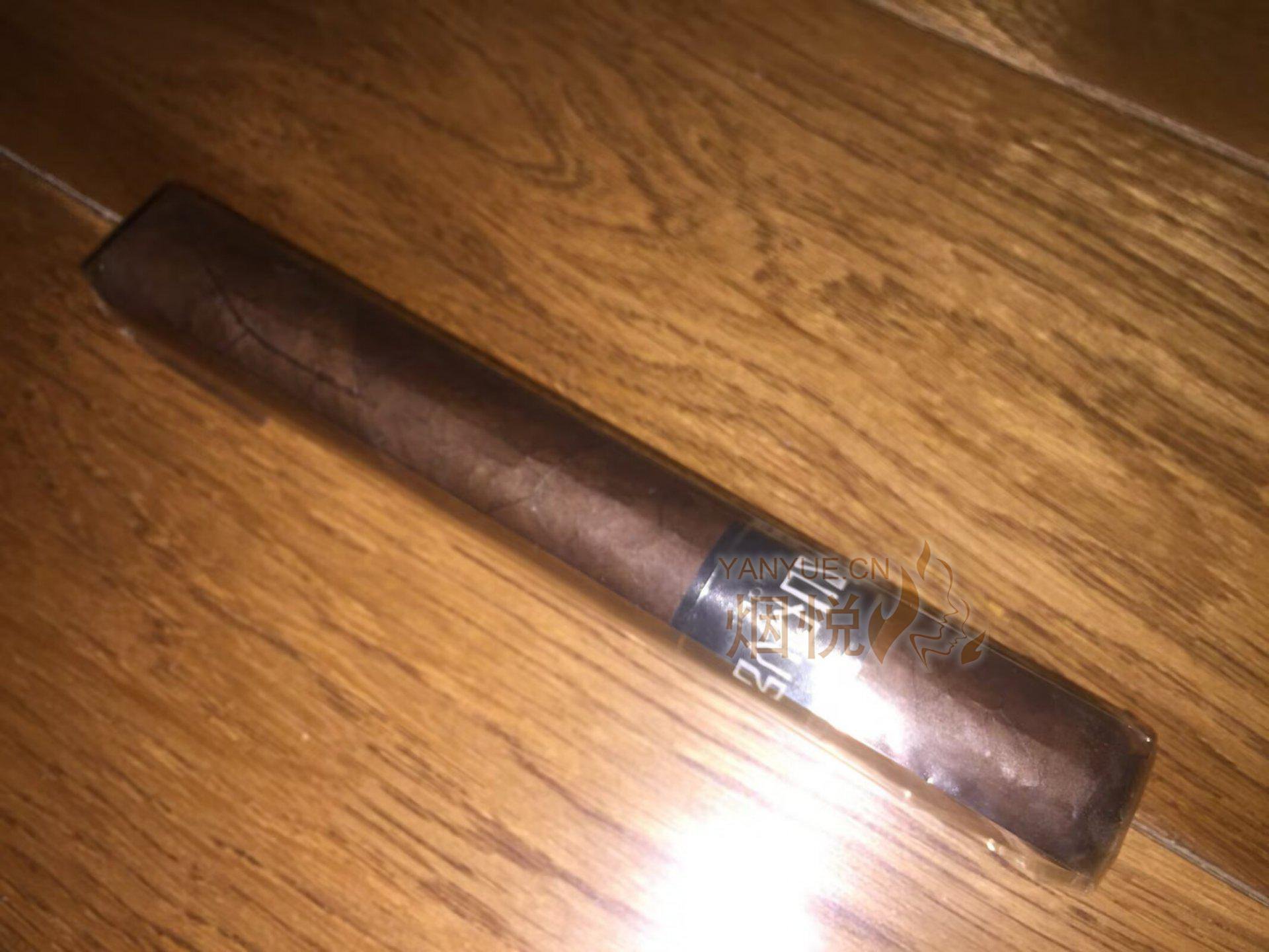 Emilio Suave Maduro Toro---埃米利奥优雅马杜罗托罗 - 雪茄交流 - 烟悦网论坛