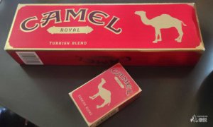 骆驼 Camel | 美税北卡罗来纳州 Turkish Royal Red 红土耳其皇家混合。底部没有税标 ...[话题-烟悦网]